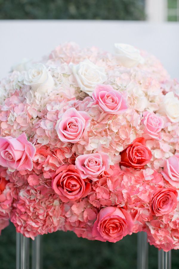 30 Totally Breath Taking Ways To Use Ombre Wedding Flowers