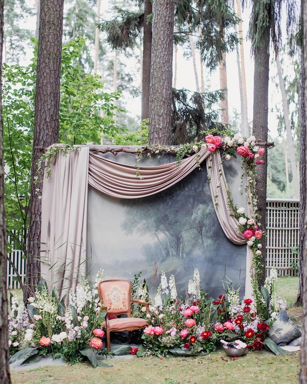 20 Modern Wedding Arches And Backdrops From Caramel Deer Pearl